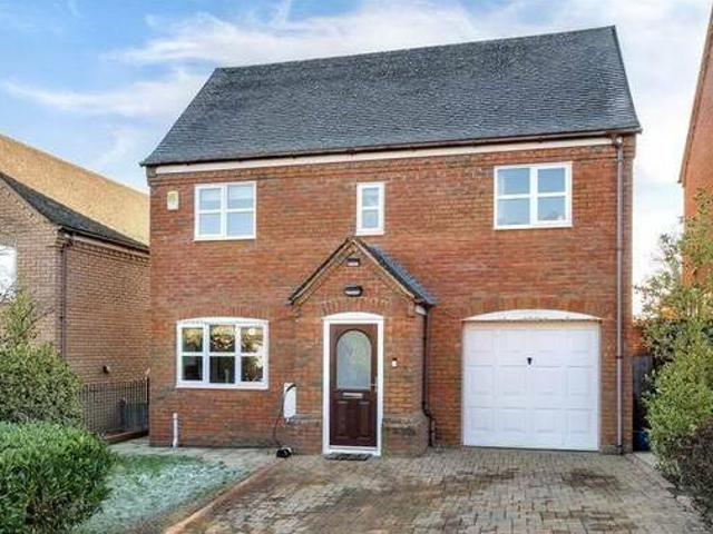 4 bedroom detached house for sale in Bradway Whitwell Hitchin Hertfordshire SG4