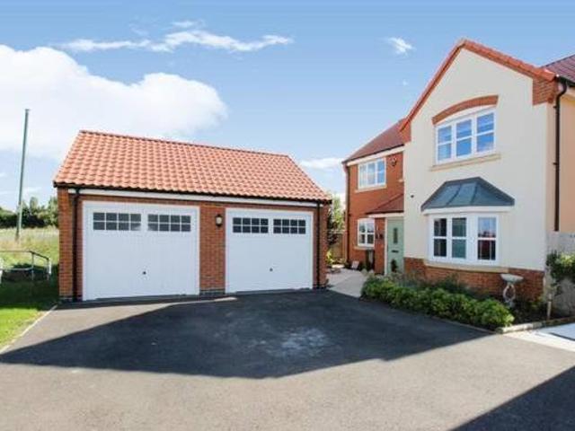 4 bedroom detached house for sale in Bramble Close Peterborough PE6