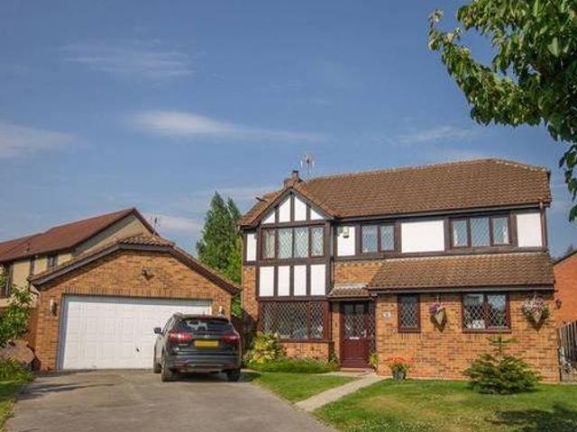 4 bedroom detached house for sale in BRAMLEY CLOSE OAKWOOD DE21
