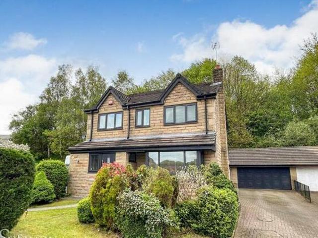4 Bedroom Detached House For Sale In Brandlesholme, Bury