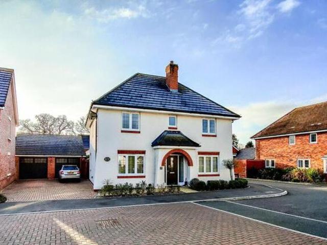 4 Bedroom Detached House For Sale In Bransgore, Christchurch