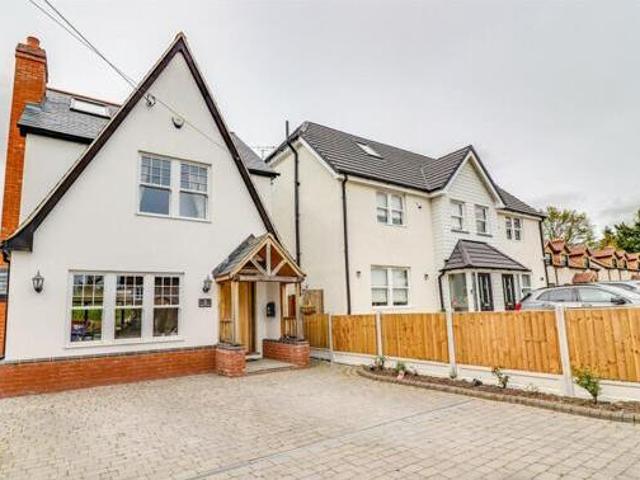 4 Bedroom Detached House For Sale In Brentwood