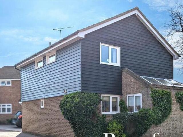 4 Bedroom Detached House For Sale In Brentwood