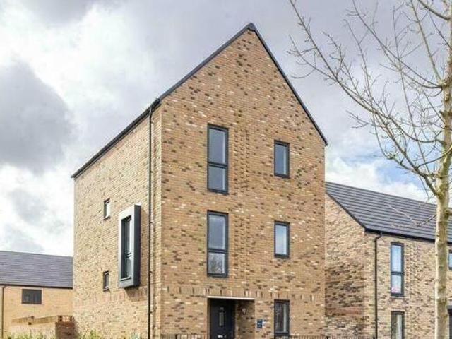 4 Bedroom Detached House For Sale In Bret Road, St Neots