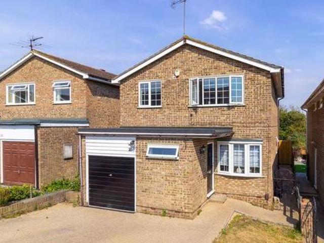 4 bedroom detached house for sale in Brickfields Ware SG12