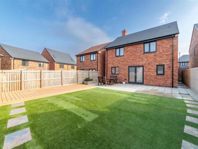 4 bedroom detached house for sale in Bright Gardens, Callerton, NE5