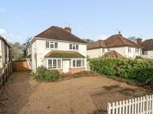 4 bedroom detached house for sale in Bridgefield Farnham GU9