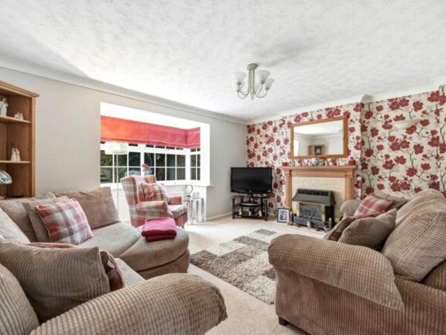 4 bedroom detached house for sale in Brier Hill View, Bradley, HD2