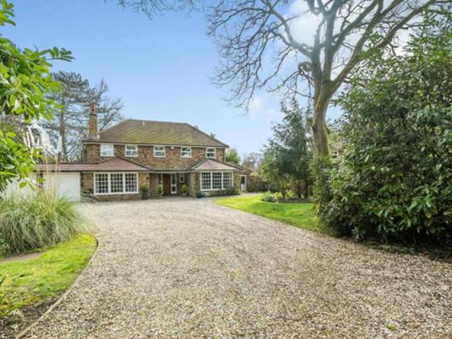 4 Bedroom Detached House For Sale In Brimpton Common, Reading