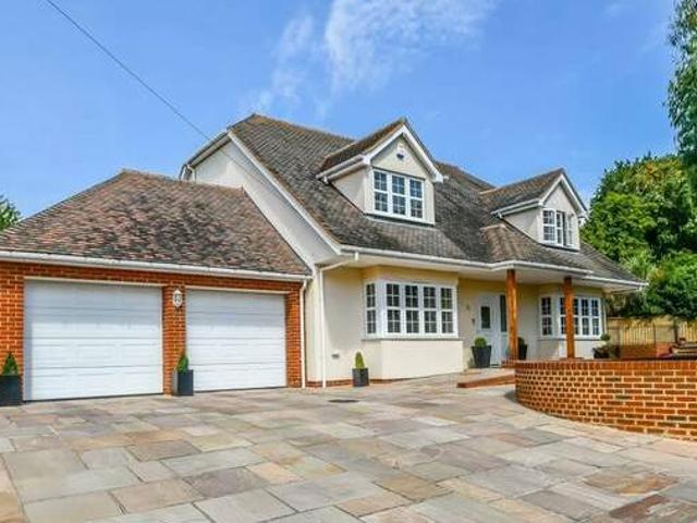 4 bedroom detached house for sale in Britannia Gardens WestcliffOnSea SS0