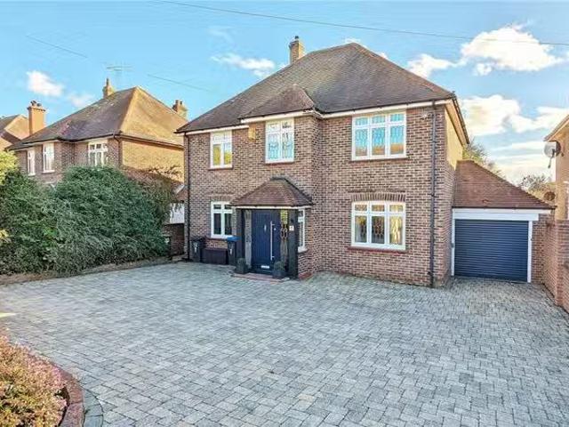 4 bedroom detached house for sale in Broadview Gardens, High S.
