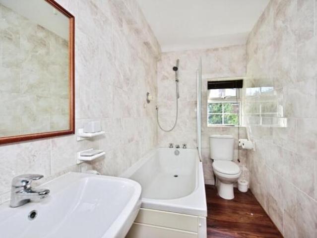 4 bedroom detached house for sale in Broadwater Road, West Malling, Kent, ME19