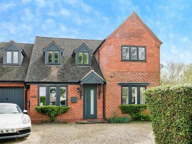 4 Bedroom Detached House For Sale In Broadway, Worcestershire