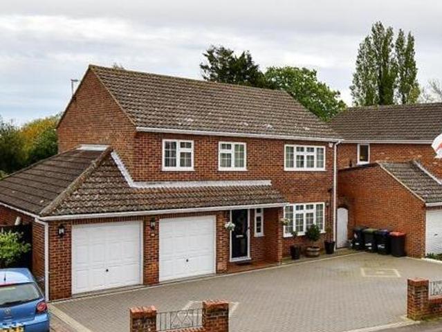 4 Bedroom Detached House For Sale In Broad Oak, Canterbury