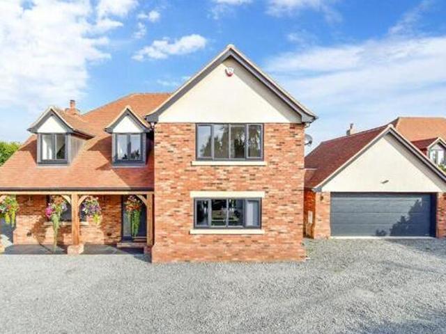 4 Bedroom Detached House For Sale In Broad Oak, Canterbury