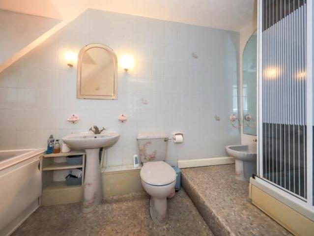 4 bedroom detached house for sale in Broad Lane, Finchfield, Wolverhampton, WV3