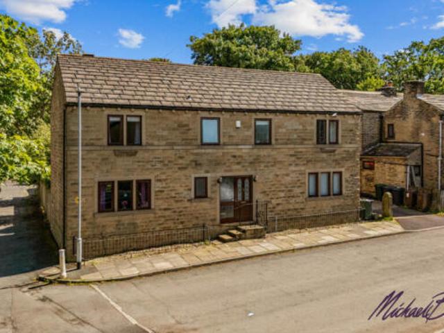 4 bedroom detached house for sale in Broadfolds, Clayton, Bradford, BD14 6AQ, BD14