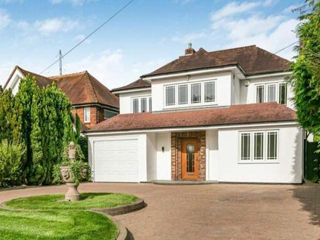 4 Bedroom Detached House For Sale In Brookmans Park