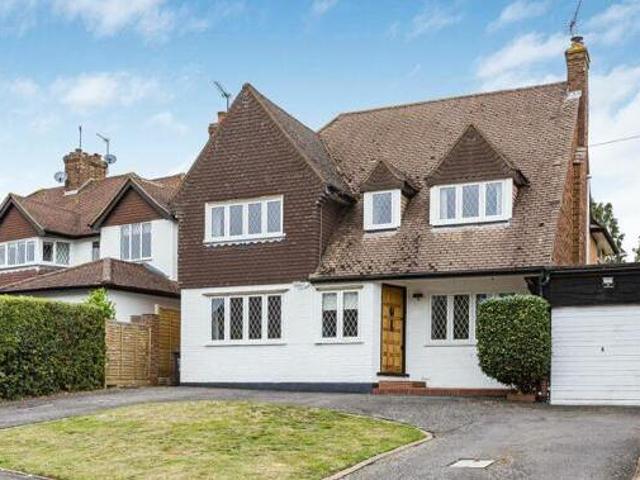 4 Bedroom Detached House For Sale In Brookmans Park