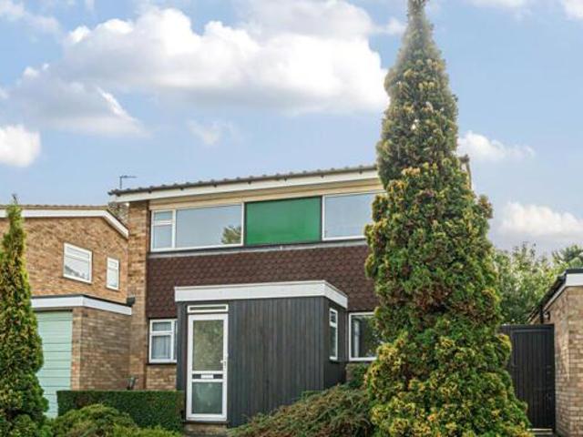4 Bedroom Detached House For Sale In Bromley