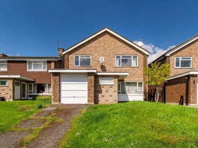 4 Bedroom Detached House For Sale In Bromley