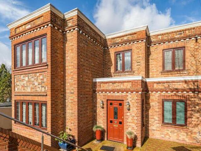 4 Bedroom Detached House For Sale In Bromley