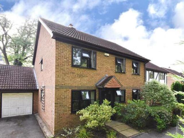 4 Bedroom Detached House For Sale In Bromley