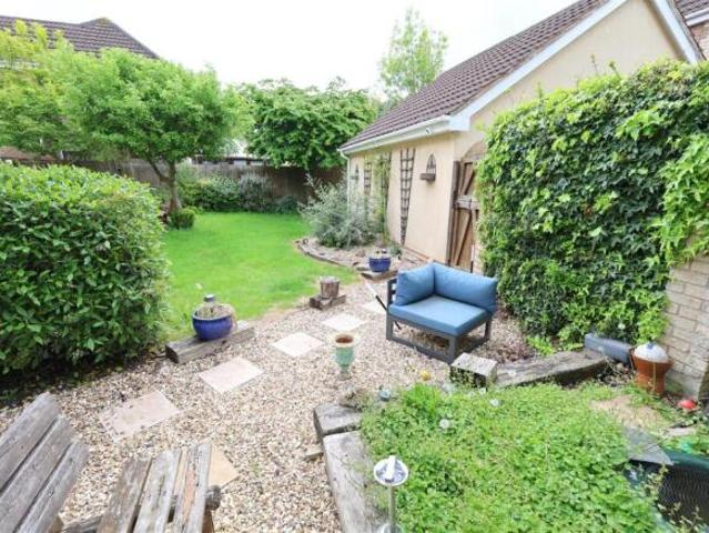 4 bedroom detached house for sale in Bromley Heath Road, Downend, Bristol, BS16