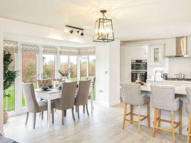 4 bedroom detached house for sale in Butt Lane Thornbury BS35 BS35