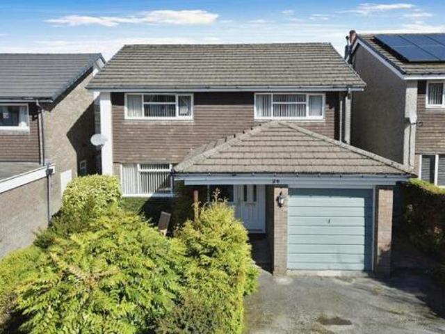 4 Bedroom Detached House For Sale In Buxton, Derbyshire