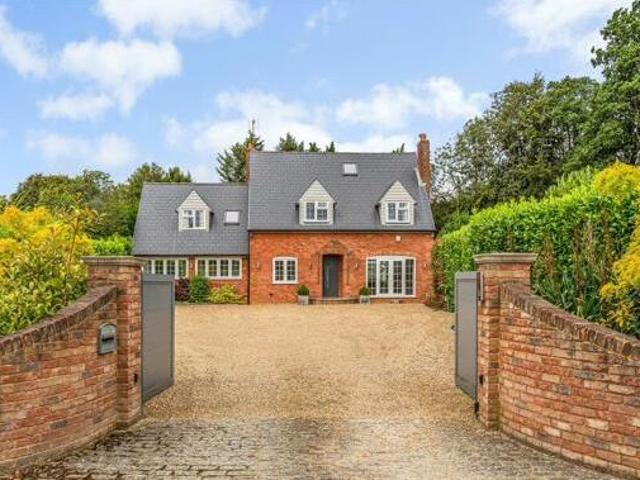 4 Bedroom Detached House For Sale In Buckinghamshire