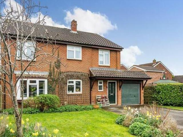 4 Bedroom Detached House For Sale In Buckinghamshire