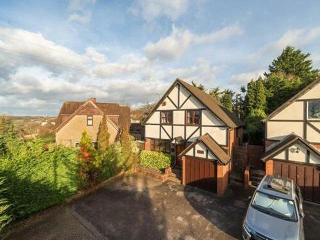 4 Bedroom Detached House For Sale In Buckinghamshire