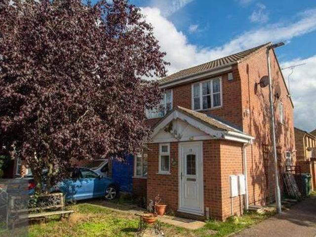 4 bedroom detached house for sale in Buckthorn Close Norwich NR8