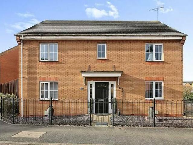 4 bedroom detached house for sale in Buckthorn Road Peterborough PE7