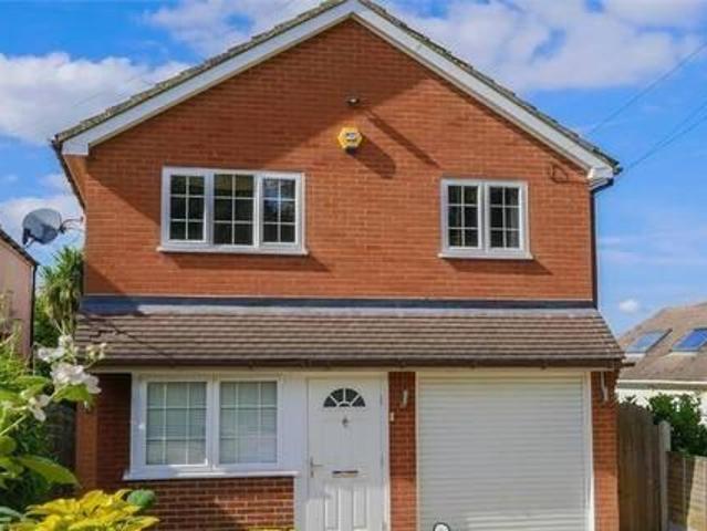 4 bedroom detached house for sale in Bull Lane Newington Sittingbourne Kent ME9