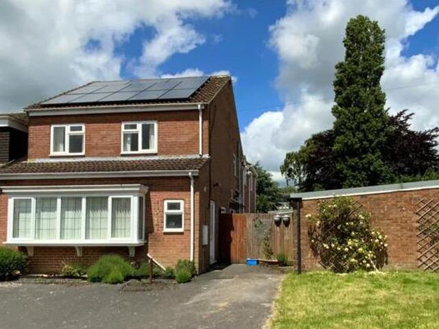 4 Bedroom Detached House For Sale In Burbage, Wiltshire