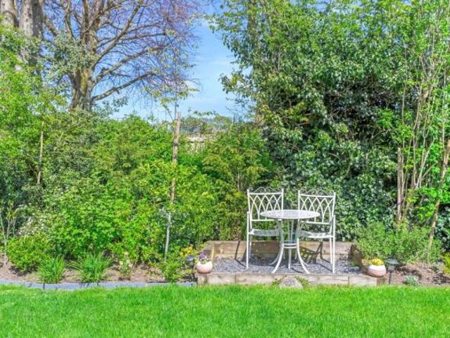 4 bedroom detached house for sale in Burley Road, Menston, LS29