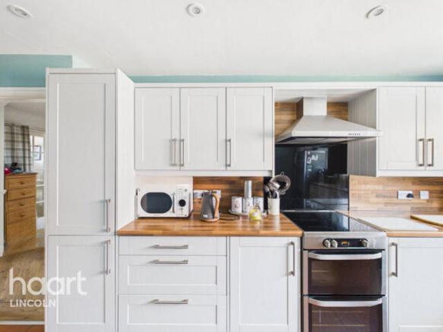 4 bedroom detached house for sale in Burnmoor Close, Lincoln, LN6