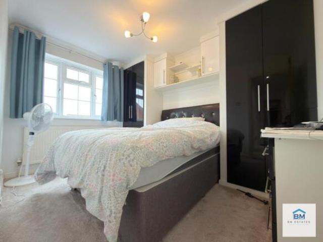 4 bedroom detached house for sale in Burnet Close, Hamilton, LE5