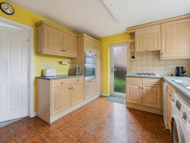 4 bedroom detached house for sale in Burwood Close, Merrow, GU1