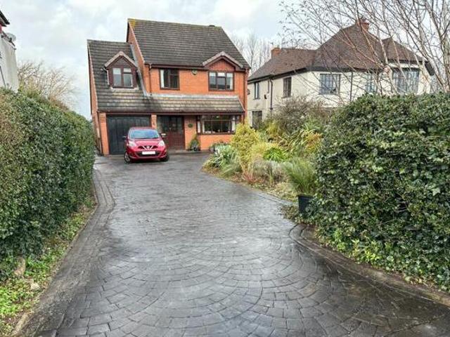 4 Bedroom Detached House For Sale In Burton on trent