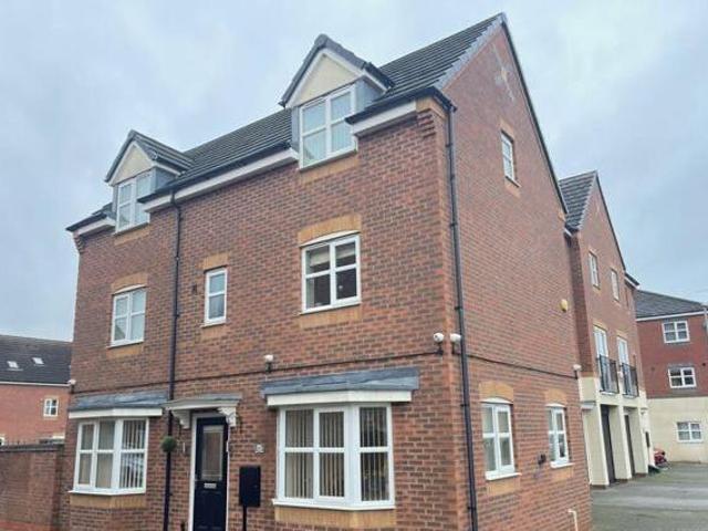 4 Bedroom Detached House For Sale In Burton on trent
