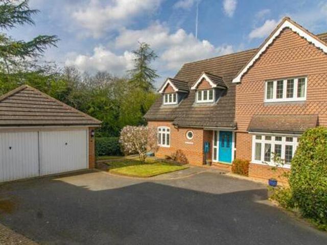 4 Bedroom Detached House For Sale In Bushby, Leicester