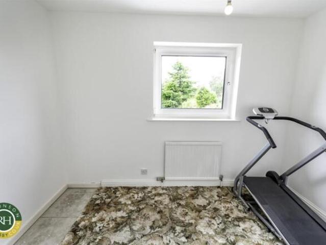 4 bedroom detached house for sale in Goodison Boulevard, Doncaster, DN4