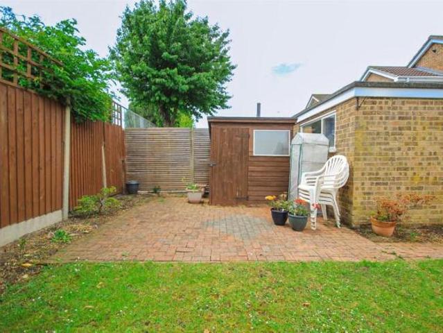 4 bedroom detached house for sale in Goodrich Avenue, Bedford, Bedfordshire, MK41