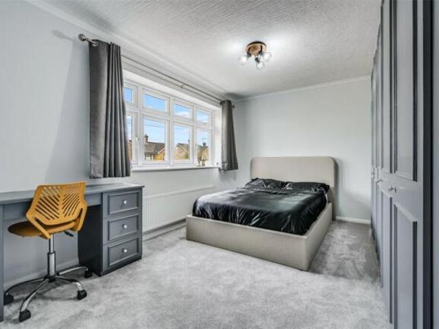 4 bedroom detached house for sale in Gordon Road, Chelmsford, Essex, CM2
