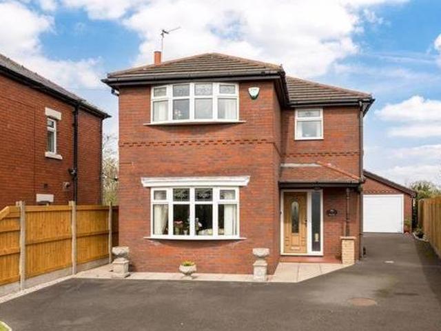 4 bedroom detached house for sale in Gorse Lane Tarleton PR4 6LH PR4