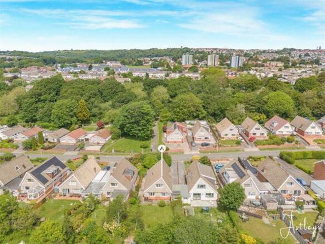 4 bedroom detached house for sale in Gabalfa Road, Sketty, Swansea, SA2