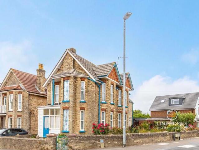 4 bedroom detached house for sale in Garland Road, Poole, BH15